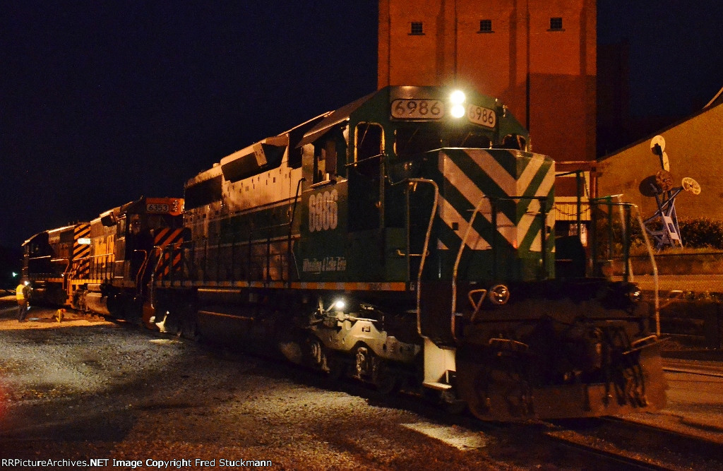 WE 6986 now backs in towards the stone loads.